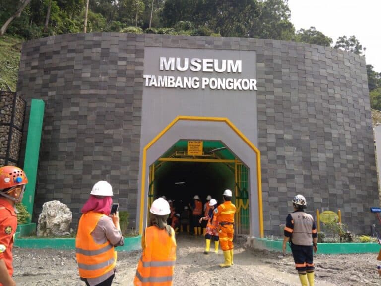 Intip Yuk! Wisata Goa Tambang Emas Gunung Pongkor - Ilmu Tambang